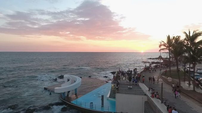 Carpa Olivera: La Alberca de Mar; Atardecer de Ensueño y Playa Olas ...
