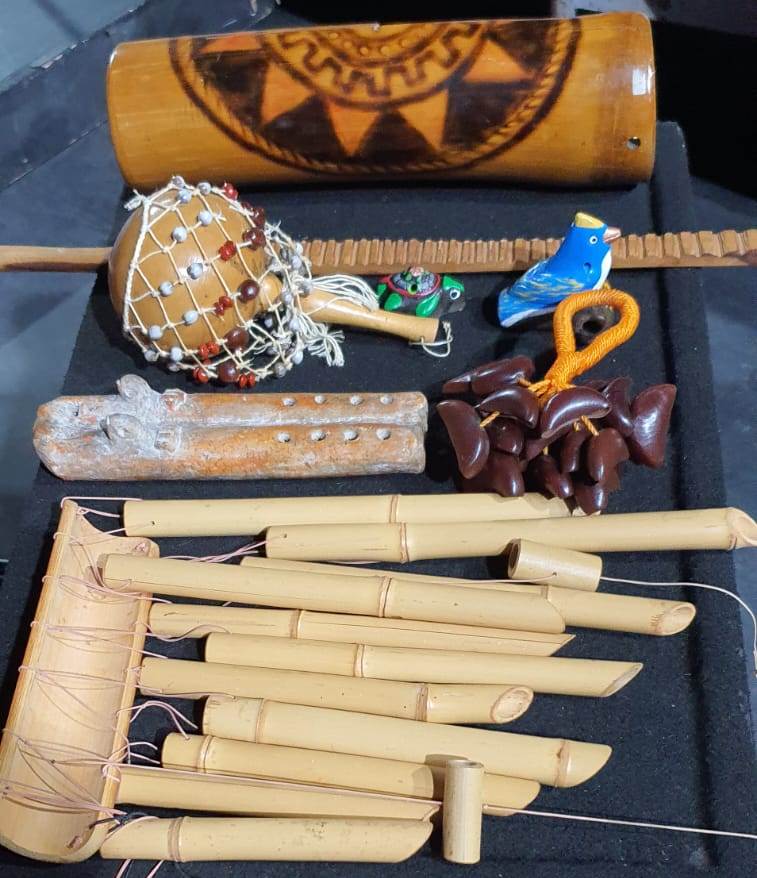 El Huéhuetl y el Teponaztli los dos instrumentos más representativos en ...